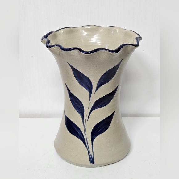 Williamsburg Pottery | Accents | Williamsburg Pottery Ruffled Rim ...